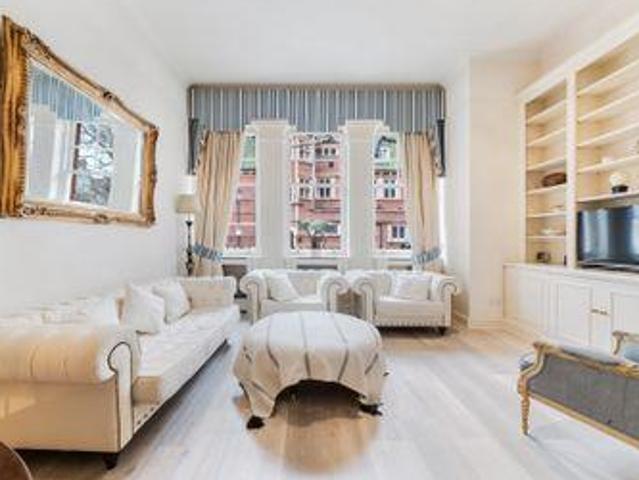 3 Bedrooms Flat for rent in Collingham Gardens, London SW5