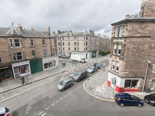3 Bedrooms Flat for rent in Comiston Road, Edinburgh EH10