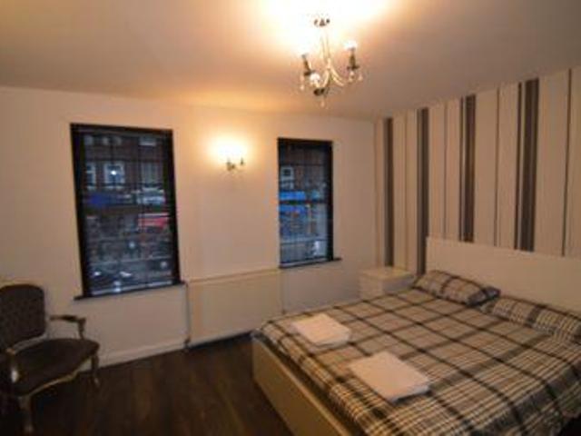 3 Bedrooms Flat for rent in Commercial Road, London E1