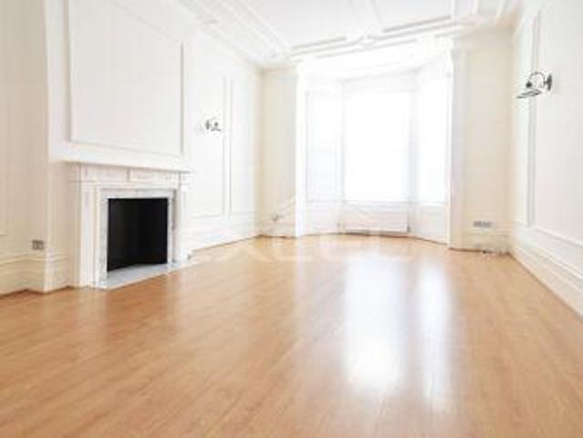 3 Bedrooms Flat for rent in Compayne Gardens, West Hampstead, London NW6