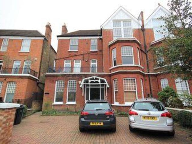 3 Bedrooms Flat for rent in Compayne Gardens, London NW6