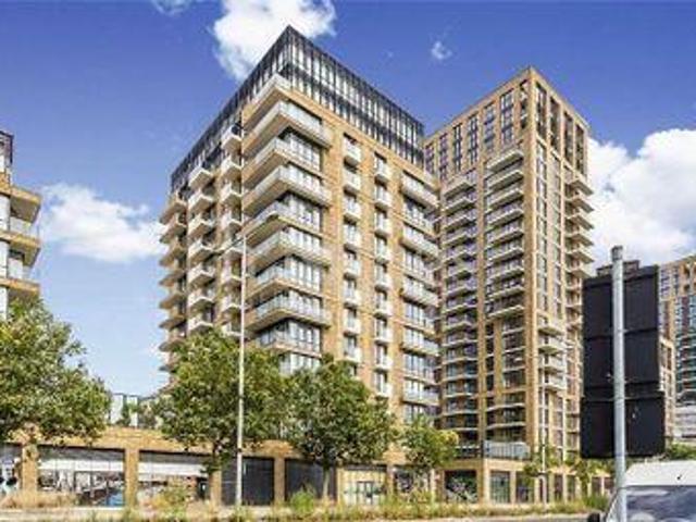 3 Bedrooms Flat for rent in Compton House, Victory Parade, Plumstead Road, Woolwich, London SE18