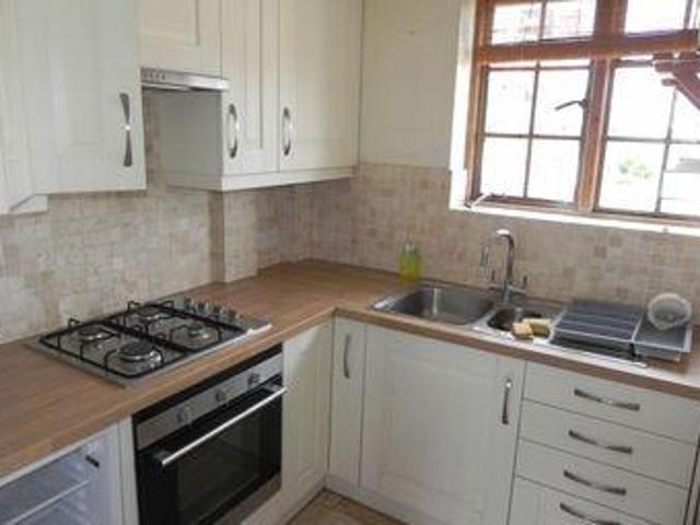 3 Bedrooms Flat for rent in Condor Court, Guildford GU2