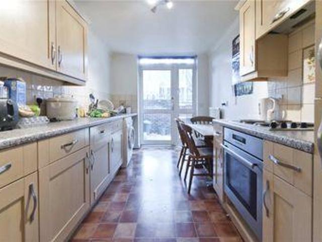 3 Bedrooms Flat for rent in Coopers Lane, London NW1