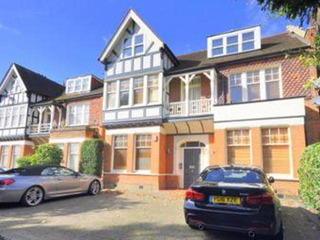 3 Bedrooms Flat for rent in Corfton Road, Ealing, London W5
