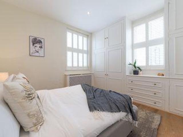 3 Bedrooms Flat for rent in Cornwall Gardens Walk, London SW7