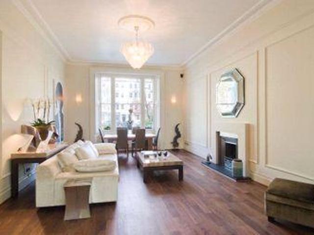 3 Bedrooms Flat for rent in Cornwall Gardens, South Kensington, London SW7