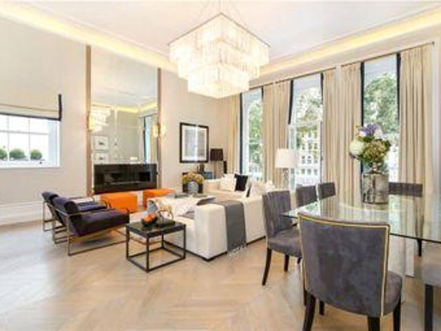 3 Bedrooms Flat for rent in Cornwall Gardens, South Kensington, London SW7
