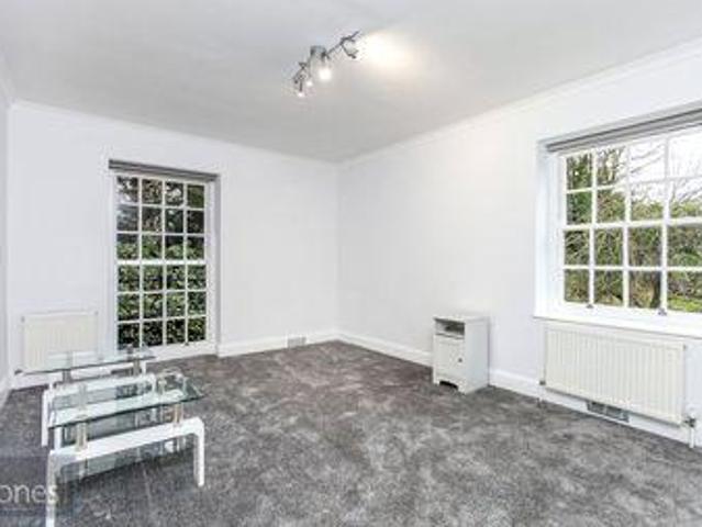 3 Bedrooms Flat for rent in Corringham Road, London NW11