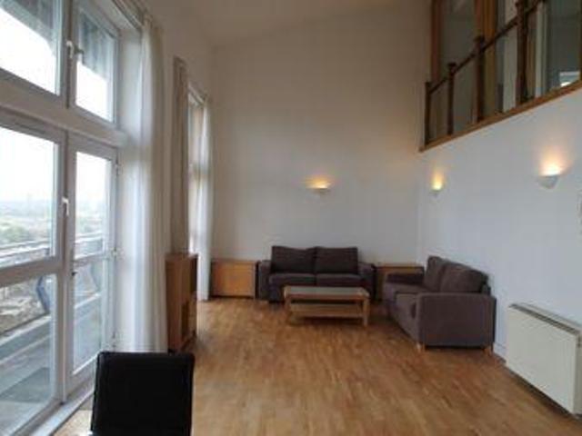 3 Bedrooms Flat for rent in Calderwood Street, London SE18