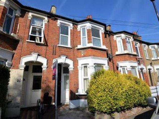 3 Bedrooms Flat for rent in Caledon Road, East Ham, London E6