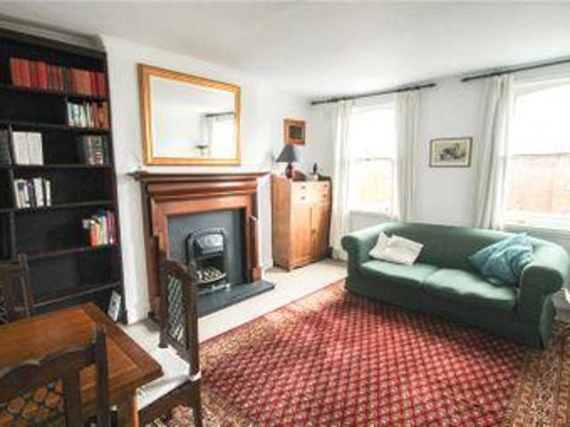 3 Bedrooms Flat for rent in Caledonian Road, Holloway, London N7