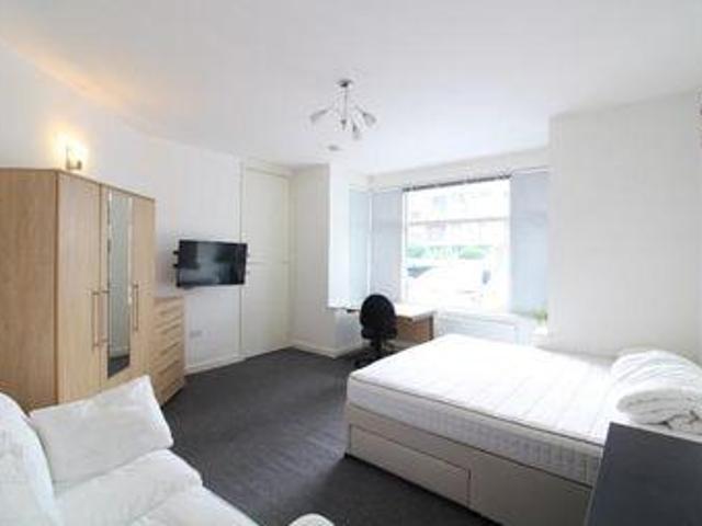 3 Bedrooms Flat for rent in Caledonian Road, Islington N7