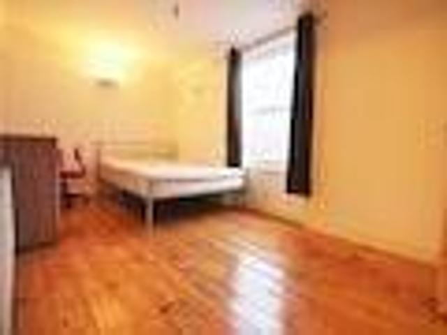 3 Bedrooms Flat for rent in Caledonian Road, London N1
