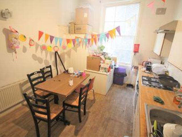 3 Bedrooms Flat for rent in Caledonian Road, London N1