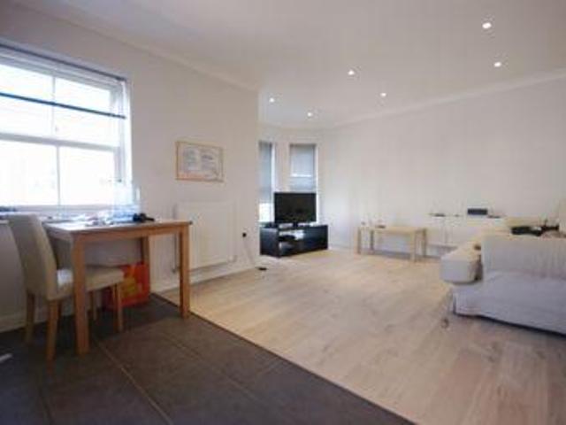 3 Bedrooms Flat for rent in Caledonian Square, Camden, London NW1