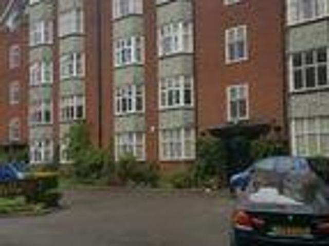 3 Bedrooms Flat for rent in Calthorpe Mansions, Edgbason B15