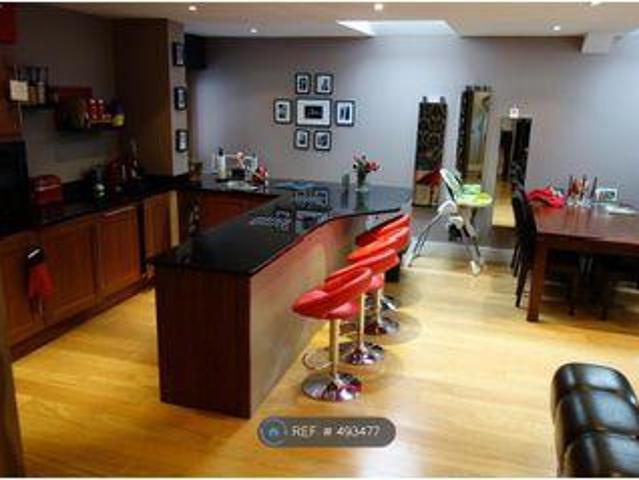 3 Bedrooms Flat for rent in Canbury Park Road, Kingston KT2