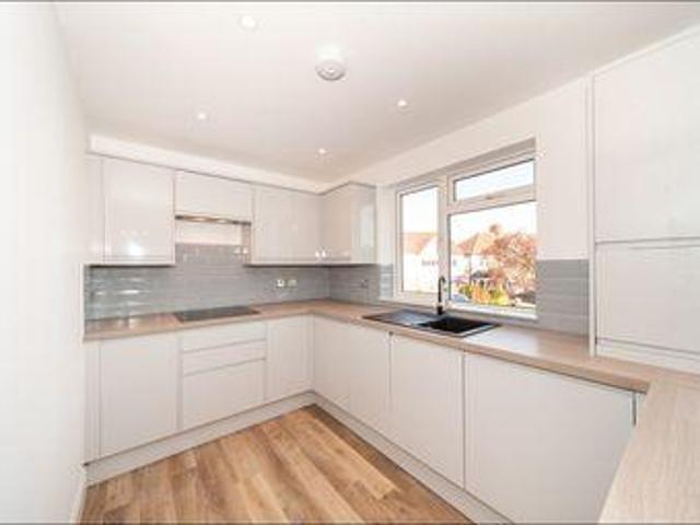 3 Bedrooms Flat for rent in Cannon Hill Lane, London SW20