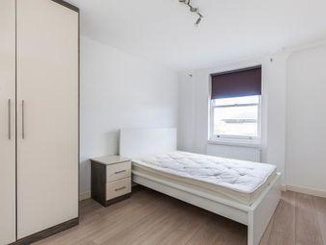3 Bedrooms Flat for rent in Cannon Street Road, London E1