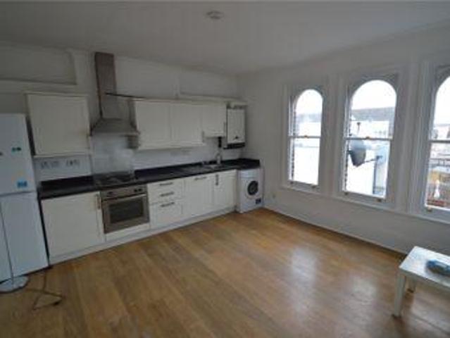 3 Bedrooms Flat for rent in Cargreen Road, London SE25