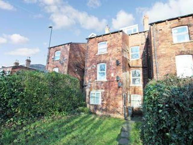 3 Bedrooms Flat for rent in Cardigan Road, Hyde Park, Leeds LS6
