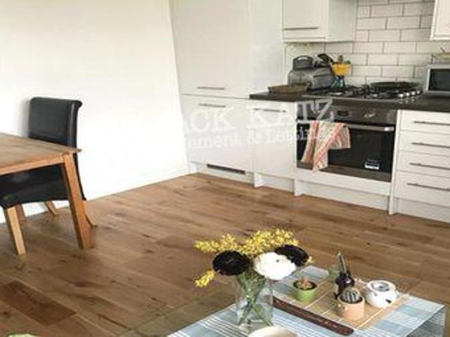 3 Bedrooms Flat for rent in Carleton Road, London N7