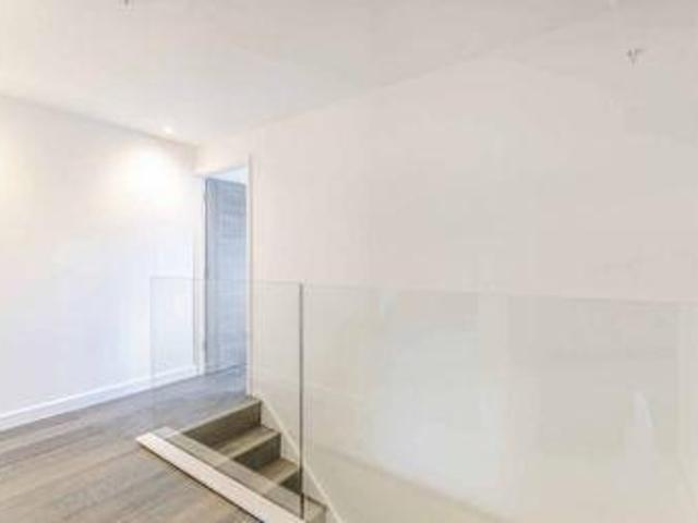 3 Bedrooms Flat for rent in Carnoustie Drive, Islington N1