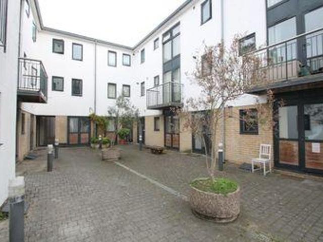 3 Bedrooms Flat for rent in Castle Mews, Brighton BN1