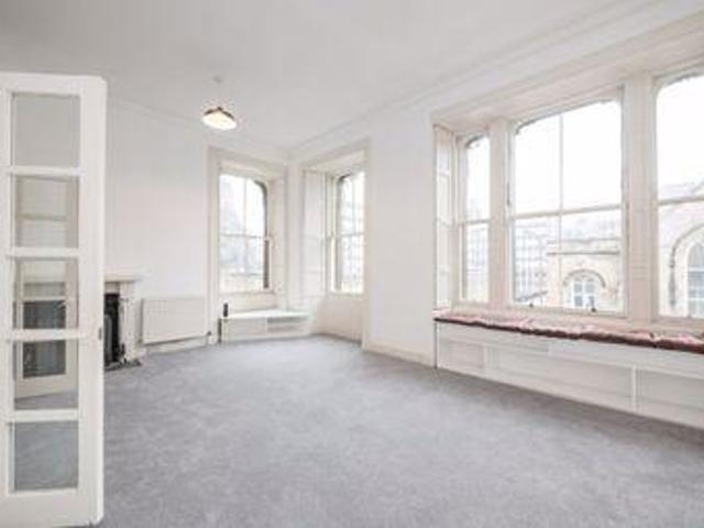 3 Bedrooms Flat for rent in Castle Terrace, City Centre EH1