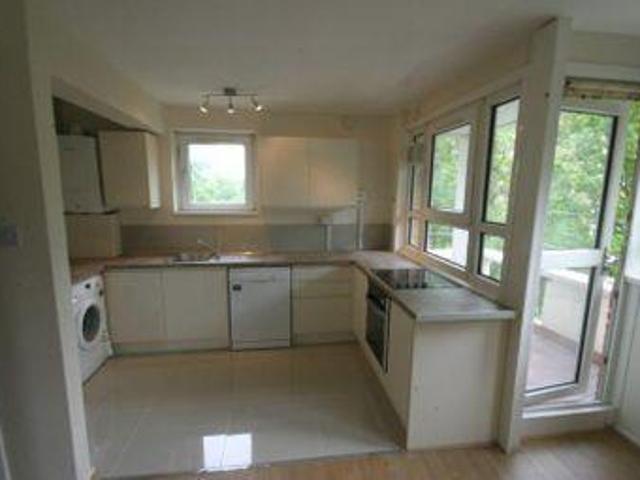 3 Bedrooms Flat for rent in Castlecombe Drive, London SW19
