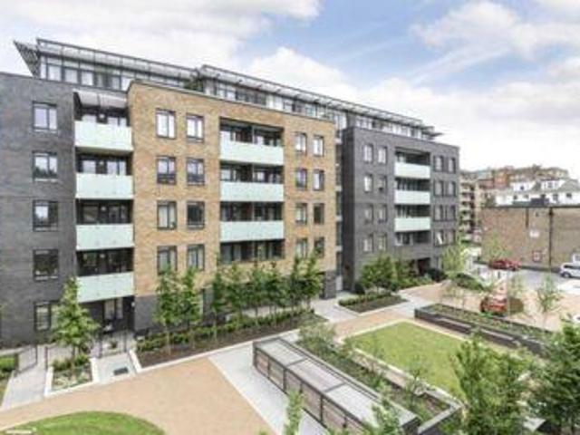 3 Bedrooms Flat for rent in Cecil Grove, London NW8