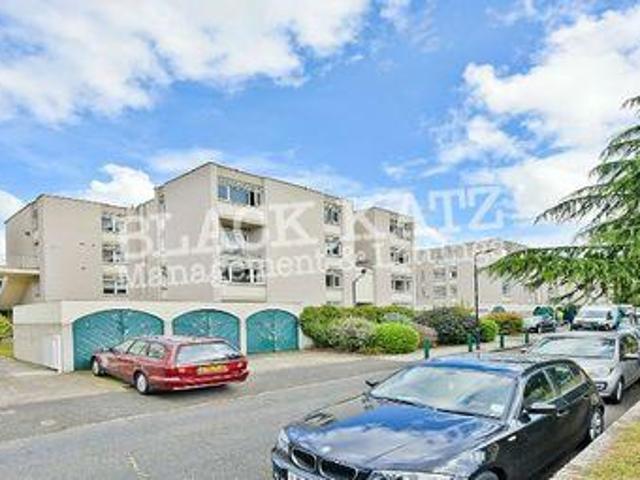 3 Bedrooms Flat for rent in Cedars Road, London SW4