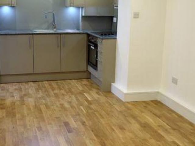 3 Bedrooms Flat for rent in Church Street, London N9