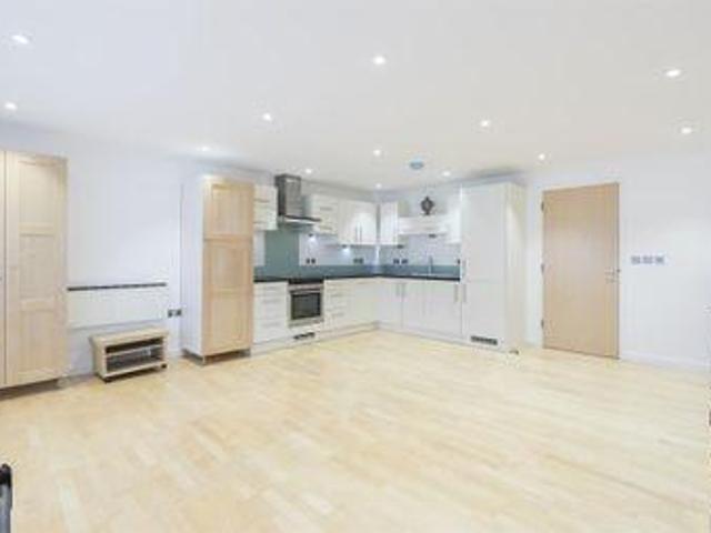 3 Bedrooms Flat for rent in Church Walk, London N16