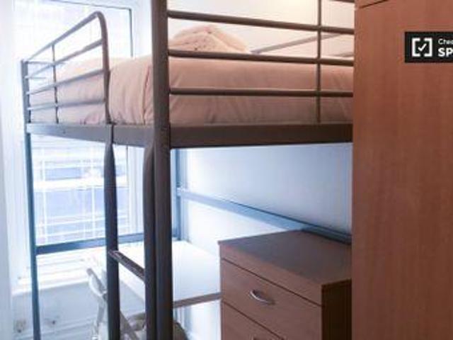 3 Bedrooms Flat for rent in Churchfield Road, London W3