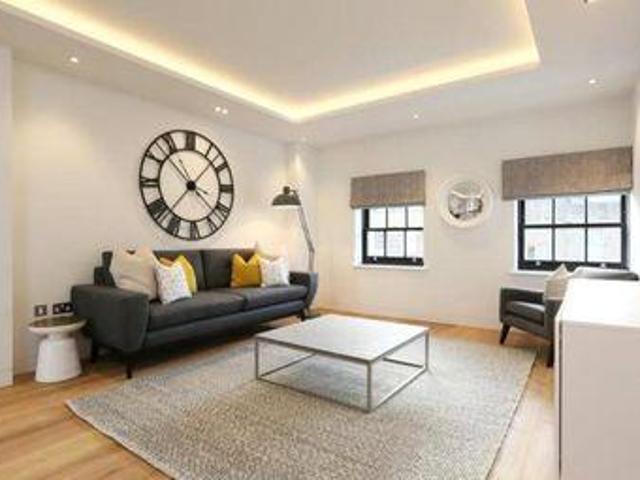 3 Bedrooms Flat for rent in Charlotte Mews, London W1T