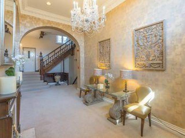 3 Bedrooms Flat for rent in Chelsea Embankment, London SW3
