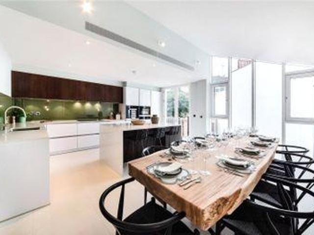 3 Bedrooms Flat for rent in Chesham Street, London SW1X