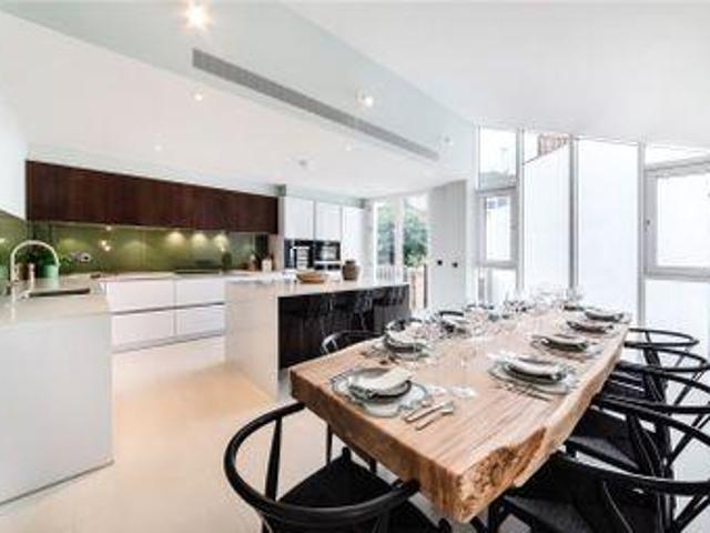3 Bedrooms Flat for rent in Chesham Street, London SW1X