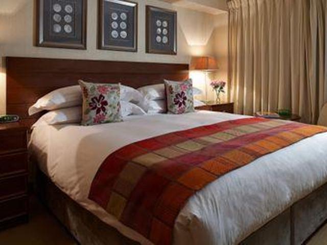3 Bedrooms Flat for rent in Cheval Place Knightsbridge, Brompton Road, Knightsbridge, London SW7