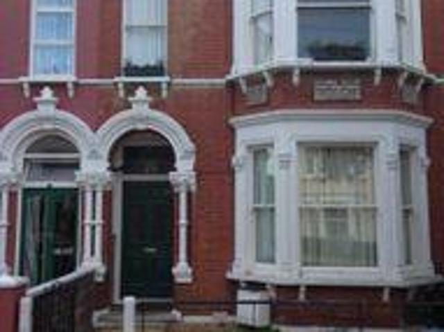 3 Bedrooms Flat for rent in Childebert Road, London SW17