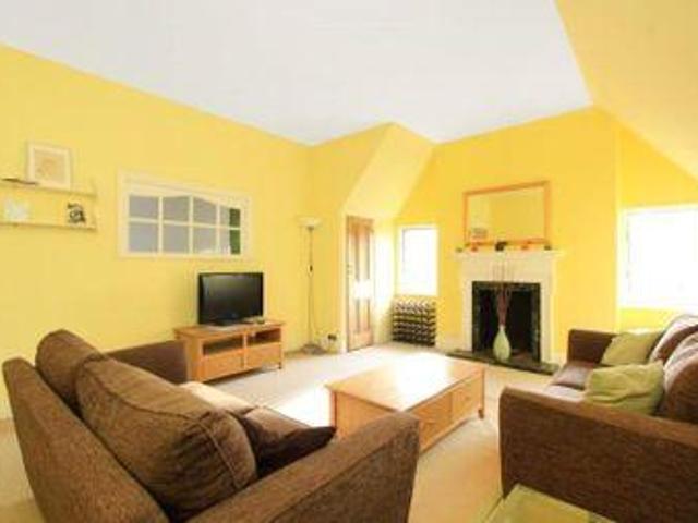 3 Bedrooms Flat for rent in Christchurch Road, London SW2