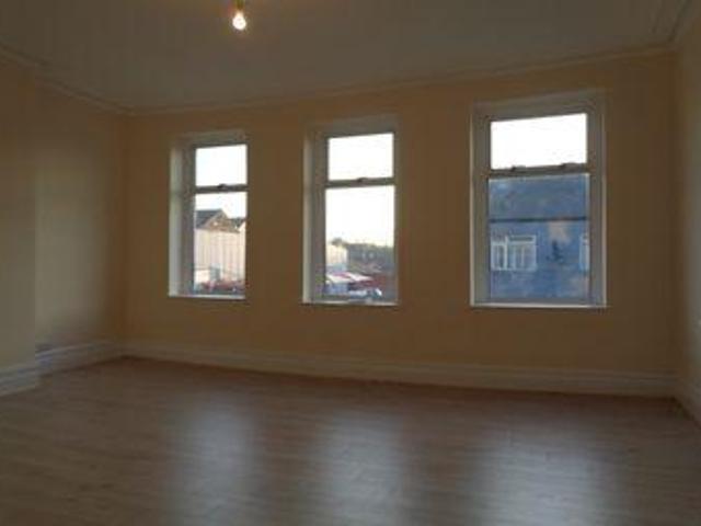 3 Bedrooms Flat for rent in City Road, Roath CF24