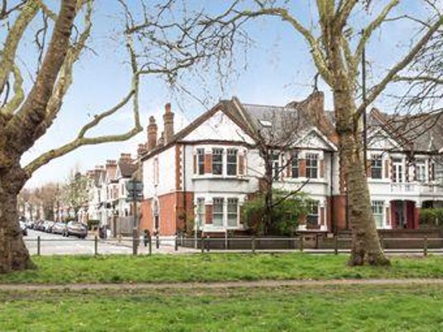 3 Bedrooms Flat for rent in Clapham Common West Side, Clapham, London SW4