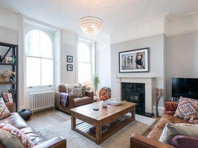 3 Bedrooms Flat for rent in Clapham Road, Clapham, London SW9