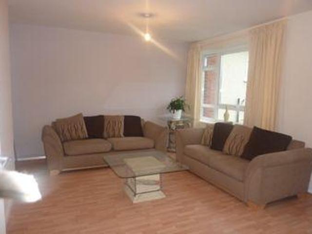 3 Bedrooms Flat for rent in Clarence Avenue, London SW4