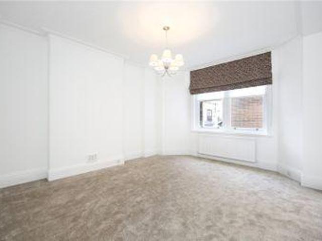 3 Bedrooms Flat for rent in Clarence Gate Gardens, Glentworth Street, London NW1