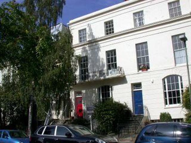 3 Bedrooms Flat for rent in Clarence Square, Cheltenham GL50