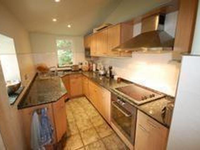 3 Bedrooms Flat for rent in Clarence Street, Edinburgh EH3